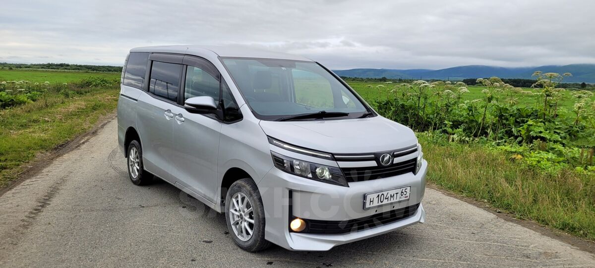 Toyota Voxy, 2016 года, в городе Южно-Сахалинск — Авто Сахалин — Продажа авто на Сахалине